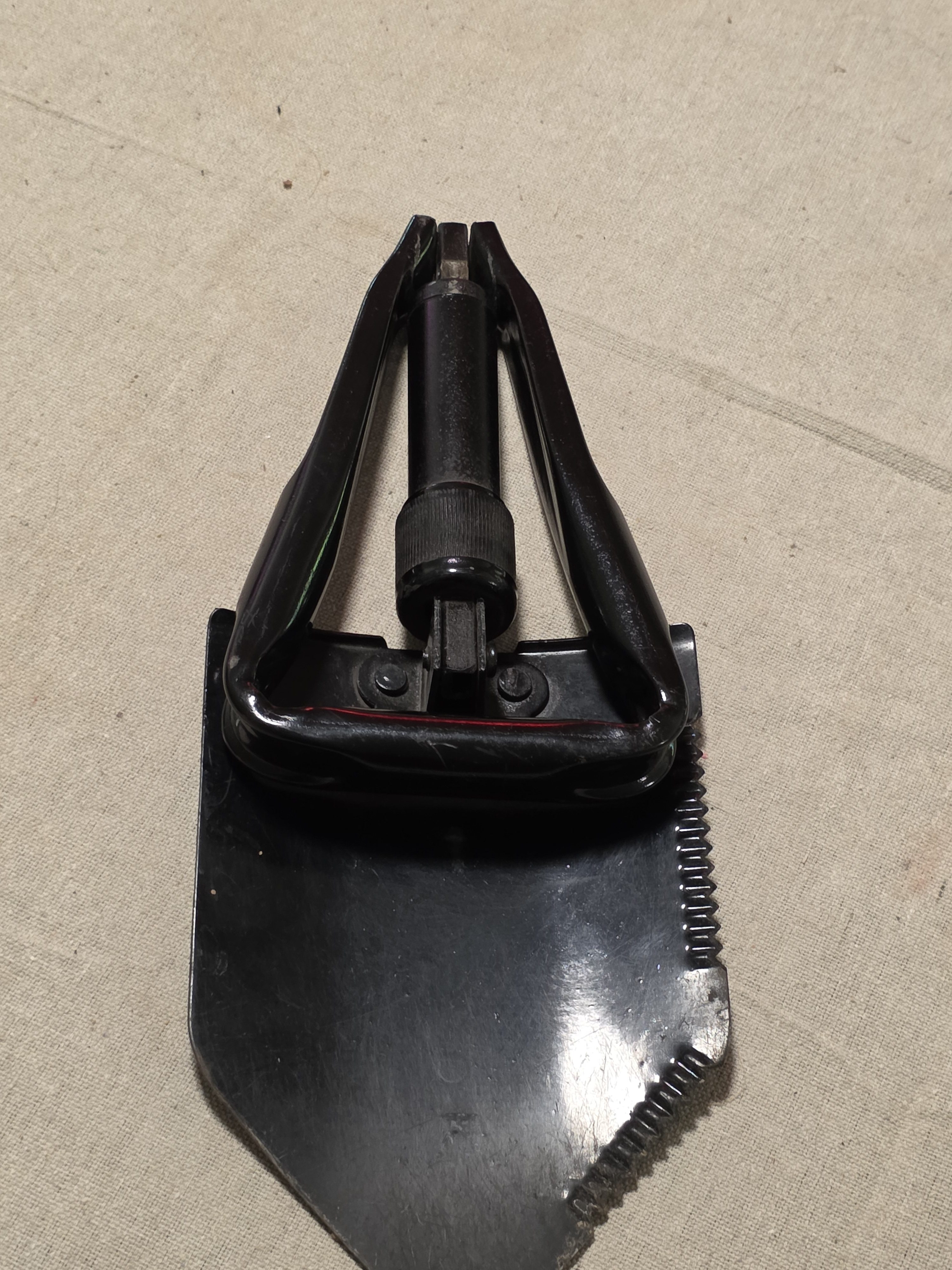military-e-tool-folding-shovel-molle-pouch-ucp